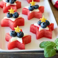 4th of July Watermelon Easy Patriotic Appetizer - recipe maestro